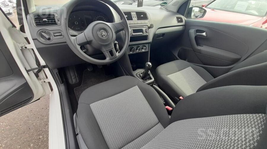 White Volkswagen Polo 2013 in Riga, with an engine capacity of 1.20 L and mileage of 190 thousand km for 4800 €, photo 20 on AUTOMOTO.COM.LV