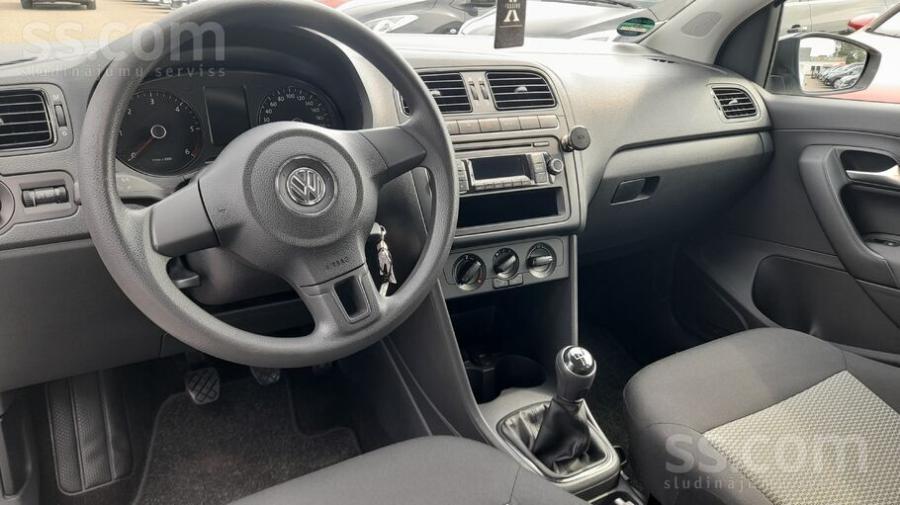 White Volkswagen Polo 2013 in Riga, with an engine capacity of 1.20 L and mileage of 190 thousand km for 4800 €, photo 21 on AUTOMOTO.COM.LV