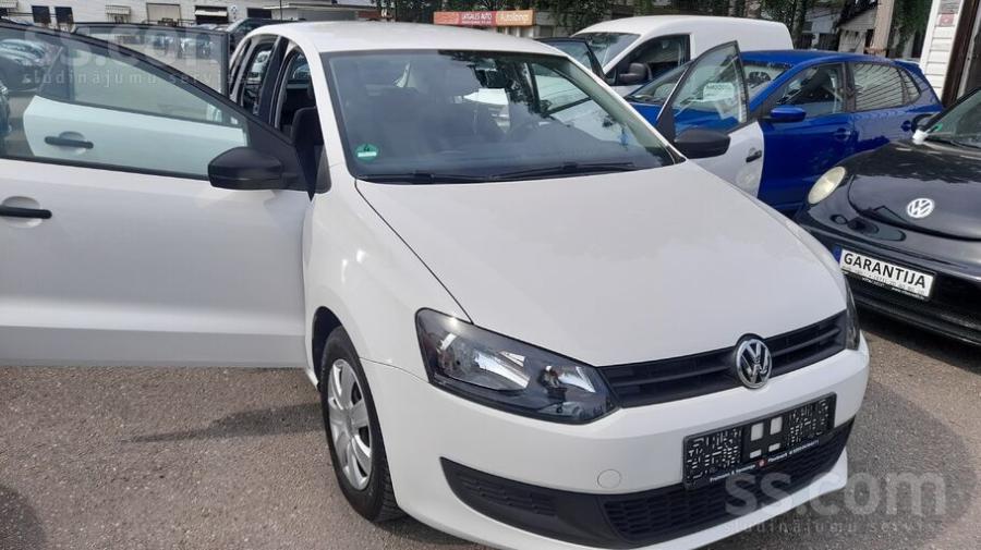 White Volkswagen Polo 2013 in Riga, with an engine capacity of 1.20 L and mileage of 190 thousand km for 4800 €, photo 27 on AUTOMOTO.COM.LV