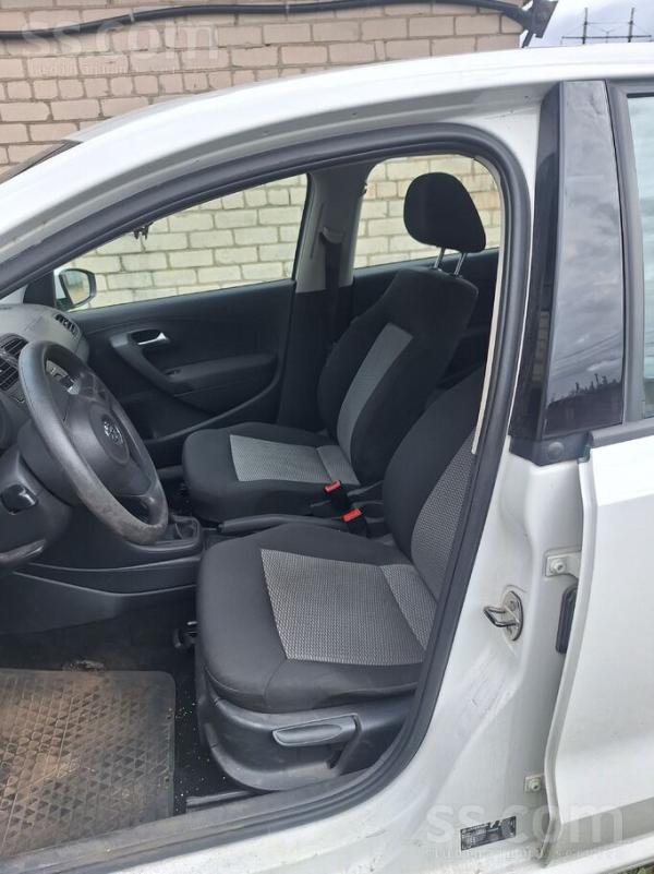 Balts Volkswagen Polo 2013 Daugavpils, ar dzinēja tilpumu 1.20 L un nobraukumu 267 tūkst. km par 2590 €, foto 8 vietnē AUTOMOTO.COM.LV