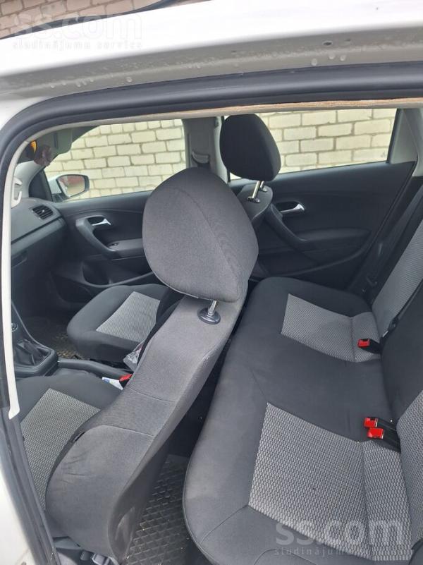 Balts Volkswagen Polo 2013 Daugavpils, ar dzinēja tilpumu 1.20 L un nobraukumu 267 tūkst. km par 2590 €, foto 9 vietnē AUTOMOTO.COM.LV