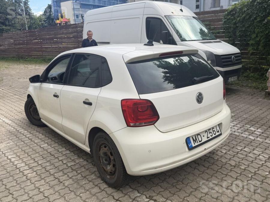 Balts Volkswagen Polo 2013 Rīga, ar dzinēja tilpumu 1.20 L un nobraukumu 317 tūkst. km par 1200 €, foto 3 vietnē AUTOMOTO.COM.LV