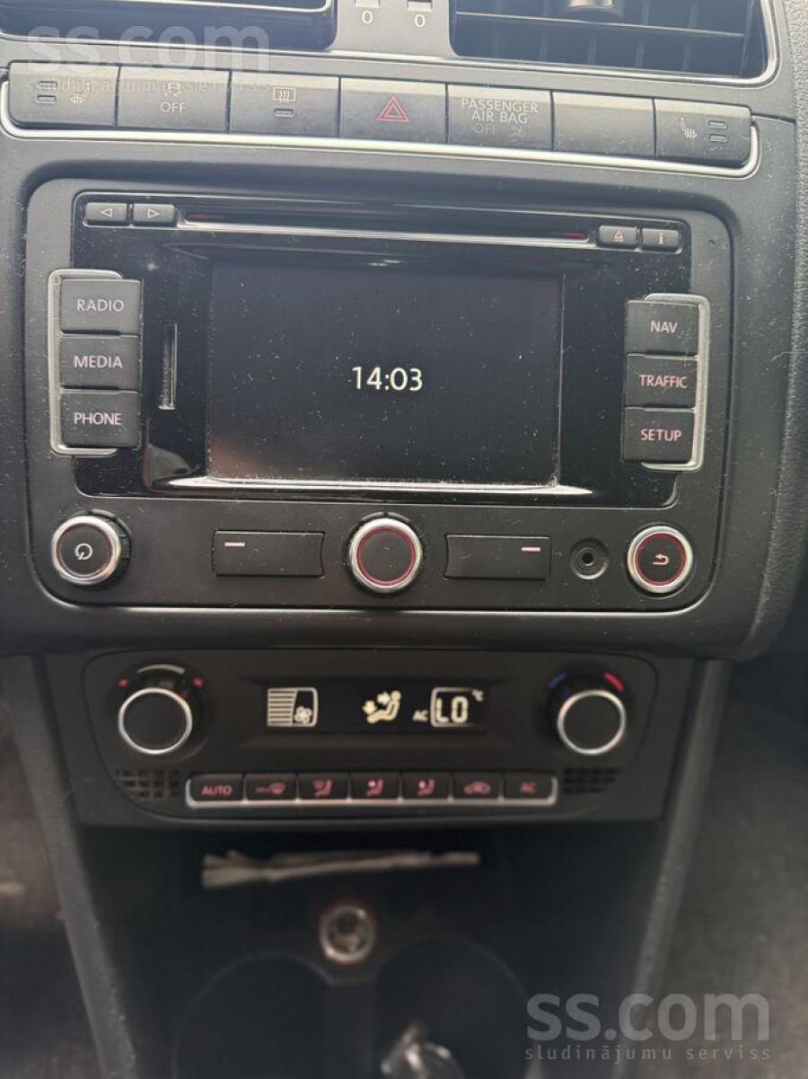 Balts Volkswagen Polo 2013 Rīga, ar dzinēja tilpumu 1.20 L un nobraukumu 317 tūkst. km par 1200 €, foto 9 vietnē AUTOMOTO.COM.LV