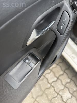Balts Volkswagen Polo 2013 Rīga, ar dzinēja tilpumu 1.20 L un nobraukumu 317 tūkst. km par 1200 €, foto 14 vietnē AUTOMOTO.COM.LV