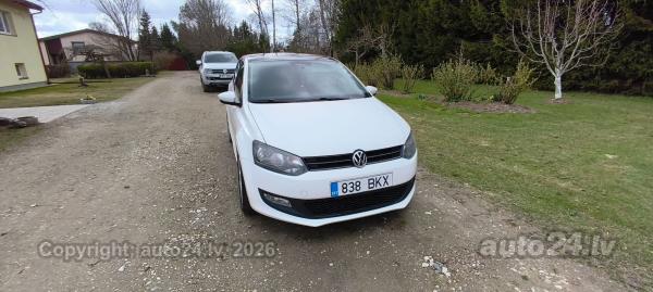 White Volkswagen Polo 2014 in Parnu, with an engine capacity of 1.20 L and mileage of 287 thousand km for 4000 €, photo 2 on AUTOMOTO.COM.LV