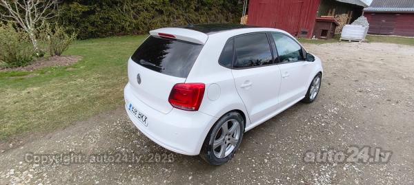 White Volkswagen Polo 2014 in Parnu, with an engine capacity of 1.20 L and mileage of 287 thousand km for 4000 €, photo 5 on AUTOMOTO.COM.LV
