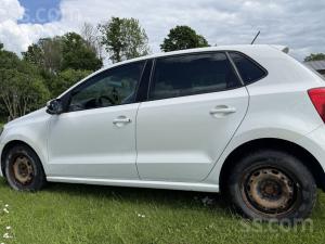 White Volkswagen Polo 2014 in Bauska, with an engine capacity of 1.20 L and mileage of 239 thousand km for 2800 €, photo 3 on AUTOMOTO.COM.LV