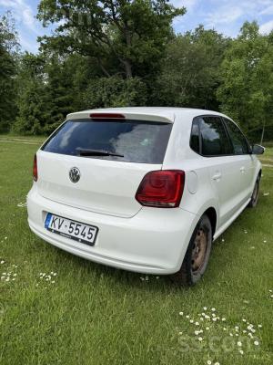 White Volkswagen Polo 2014 in Bauska, with an engine capacity of 1.20 L and mileage of 239 thousand km for 2800 €, photo 4 on AUTOMOTO.COM.LV