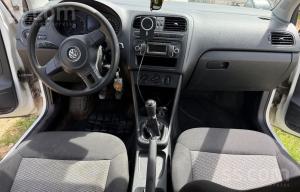 White Volkswagen Polo 2014 in Bauska, with an engine capacity of 1.20 L and mileage of 239 thousand km for 2800 €, photo 8 on AUTOMOTO.COM.LV