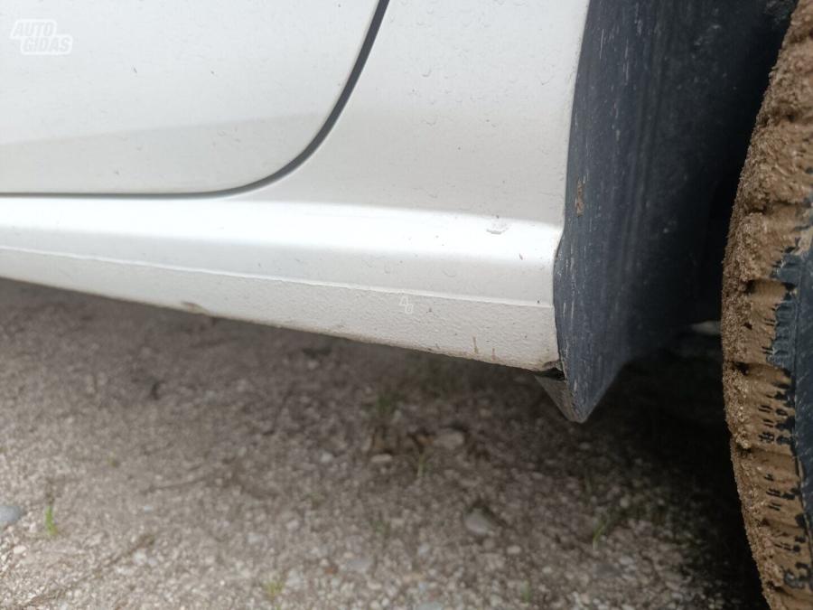 Balts Volkswagen Polo 2014 Utena, ar dzinēja tilpumu 1.20 L un nobraukumu 420 tūkst. km par 3300 €, foto 7 vietnē AUTOMOTO.COM.LV