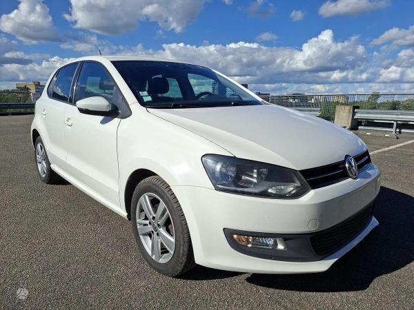 Balts Volkswagen Polo 2014 Viļņa, ar dzinēja tilpumu 1.60 L un nobraukumu 218 tūkst. km par 4990 €, foto 2 vietnē AUTOMOTO.COM.LV