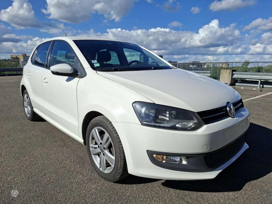 Balts Volkswagen Polo 2014 Viļņa, ar dzinēja tilpumu 1.60 L un nobraukumu 218 tūkst. km par 4990 €, foto 3 vietnē AUTOMOTO.COM.LV