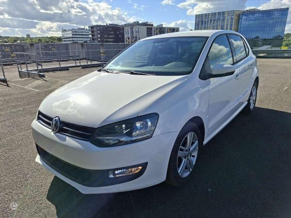 Balts Volkswagen Polo 2014 Viļņa, ar dzinēja tilpumu 1.60 L un nobraukumu 218 tūkst. km par 4990 €, foto 5 vietnē AUTOMOTO.COM.LV