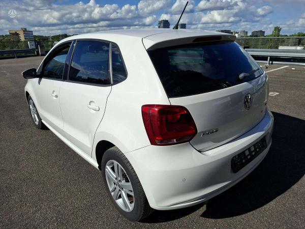 Balts Volkswagen Polo 2014 Viļņa, ar dzinēja tilpumu 1.60 L un nobraukumu 218 tūkst. km par 4990 €, foto 7 vietnē AUTOMOTO.COM.LV