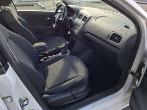 Balts Volkswagen Polo 2014 Viļņa, ar dzinēja tilpumu 1.60 L un nobraukumu 218 tūkst. km par 4990 €, foto 12 vietnē AUTOMOTO.COM.LV