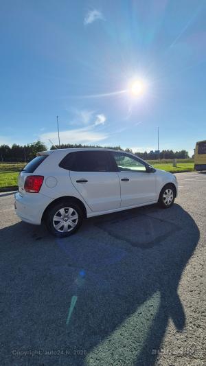 Balts Volkswagen Polo 2014 Tallina, ar dzinēja tilpumu 1.20 L un nobraukumu 183 tūkst. km par 3100 €, foto 3 vietnē AUTOMOTO.COM.LV