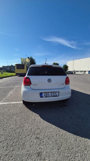 Balts Volkswagen Polo 2014 Tallina, ar dzinēja tilpumu 1.20 L un nobraukumu 183 tūkst. km par 3100 €, foto 4 vietnē AUTOMOTO.COM.LV
