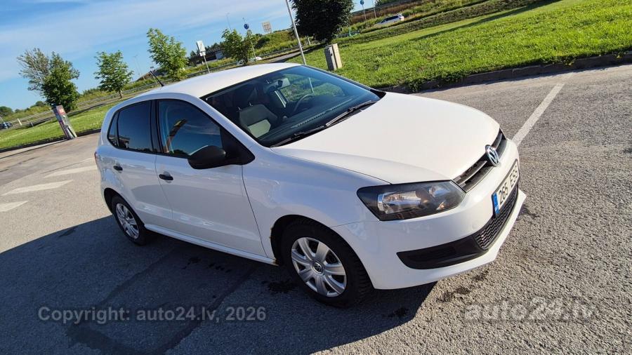 Balts Volkswagen Polo 2014 Tallina, ar dzinēja tilpumu 1.20 L un nobraukumu 183 tūkst. km par 3100 €, foto 6 vietnē AUTOMOTO.COM.LV