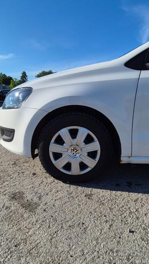 Balts Volkswagen Polo 2014 Tallina, ar dzinēja tilpumu 1.20 L un nobraukumu 183 tūkst. km par 3100 €, foto 7 vietnē AUTOMOTO.COM.LV