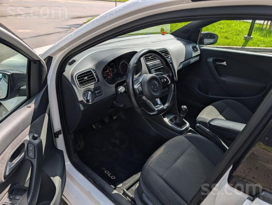 Balts Volkswagen Polo 2014 Ogre, ar dzinēja tilpumu 1.40 L un nobraukumu 149 tūkst. km par 6900 €, foto 10 vietnē AUTOMOTO.COM.LV