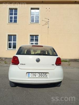 White Volkswagen Polo 2014 in Balvi, with an engine capacity of 1.20 L and mileage of 307 thousand km for 1500 €, photo 7 on AUTOMOTO.COM.LV