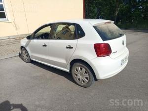 White Volkswagen Polo 2014 in Balvi, with an engine capacity of 1.20 L and mileage of 307 thousand km for 1500 €, photo 8 on AUTOMOTO.COM.LV