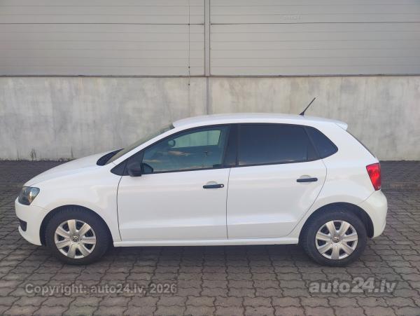 Balts Volkswagen Polo 2014 Pērnava, ar dzinēja tilpumu 1.20 L un nobraukumu 184 tūkst. km par 2900 €, foto 3 vietnē AUTOMOTO.COM.LV