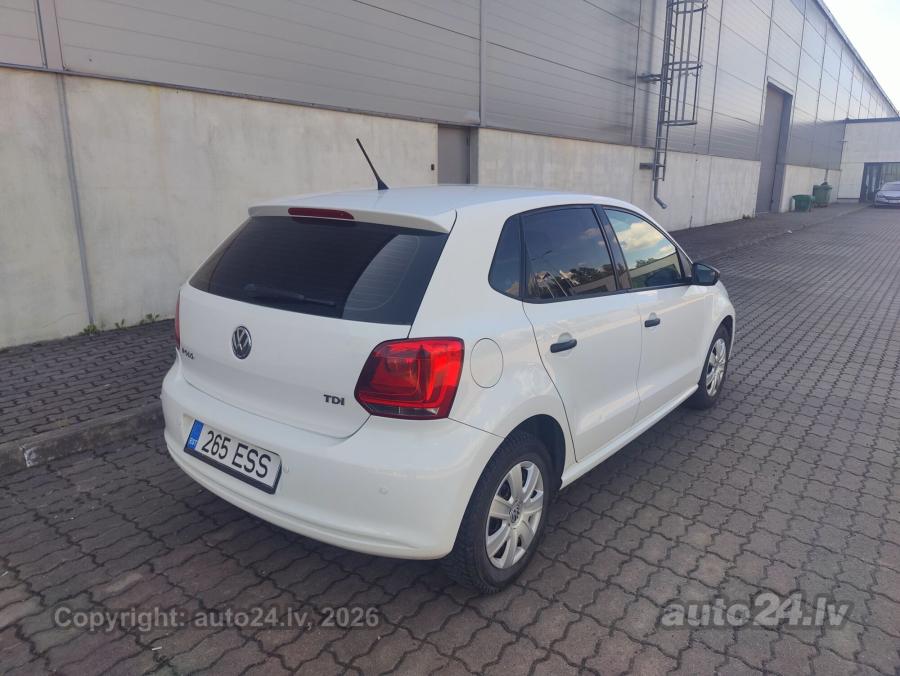 Balts Volkswagen Polo 2014 Pērnava, ar dzinēja tilpumu 1.20 L un nobraukumu 184 tūkst. km par 2900 €, foto 6 vietnē AUTOMOTO.COM.LV