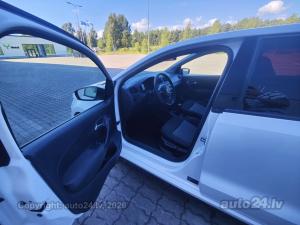 Balts Volkswagen Polo 2014 Pērnava, ar dzinēja tilpumu 1.20 L un nobraukumu 184 tūkst. km par 2900 €, foto 15 vietnē AUTOMOTO.COM.LV