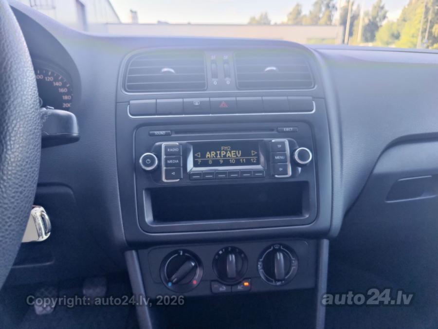 Balts Volkswagen Polo 2014 Pērnava, ar dzinēja tilpumu 1.20 L un nobraukumu 184 tūkst. km par 2900 €, foto 18 vietnē AUTOMOTO.COM.LV