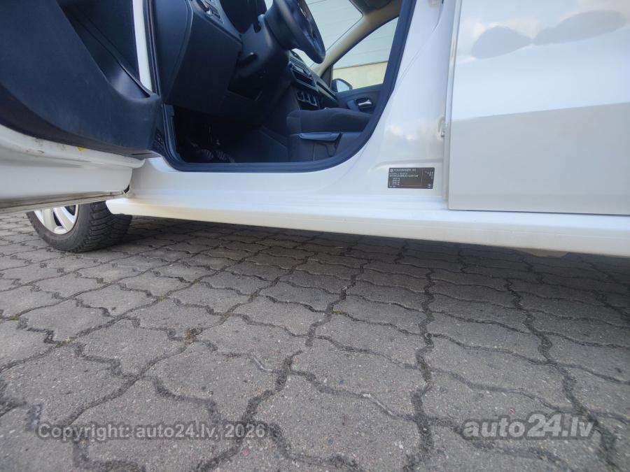 Balts Volkswagen Polo 2014 Pērnava, ar dzinēja tilpumu 1.20 L un nobraukumu 184 tūkst. km par 2900 €, foto 27 vietnē AUTOMOTO.COM.LV