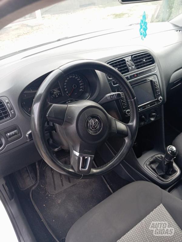 Volkswagen Polo 2014 Kazlų Rūda vietnē Balts Volkswagen Polo 2014 Kazlų Rūda, ar dzinēja tilpumu 1.20 L un nobraukumu 283 tūkst. km par 2349 €, foto 11 vietnē AUTOMOTO.COM.LV