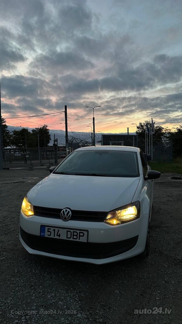 Balts Volkswagen Polo 2014 Tallina, ar dzinēja tilpumu 1.20 L un nobraukumu 270 tūkst. km par 2950 €, foto 6 vietnē AUTOMOTO.COM.LV