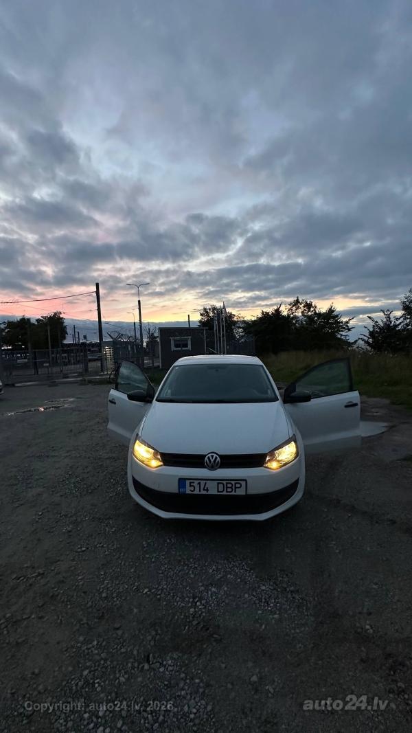 Balts Volkswagen Polo 2014 Tallina, ar dzinēja tilpumu 1.20 L un nobraukumu 270 tūkst. km par 2950 €, foto 10 vietnē AUTOMOTO.COM.LV
