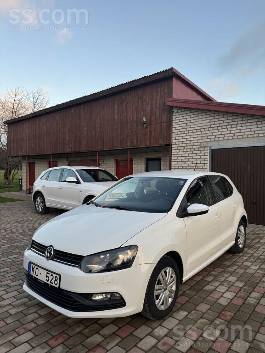 White Volkswagen Polo 2015 in Riga, with an engine capacity of 1.40 L and mileage of 261 thousand km for 4500 €, photo 1 on AUTOMOTO.COM.LV