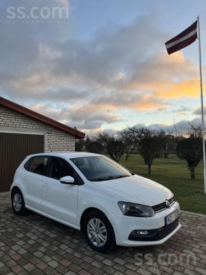 White Volkswagen Polo 2015 in Riga, with an engine capacity of 1.40 L and mileage of 261 thousand km for 4500 €, photo 3 on AUTOMOTO.COM.LV