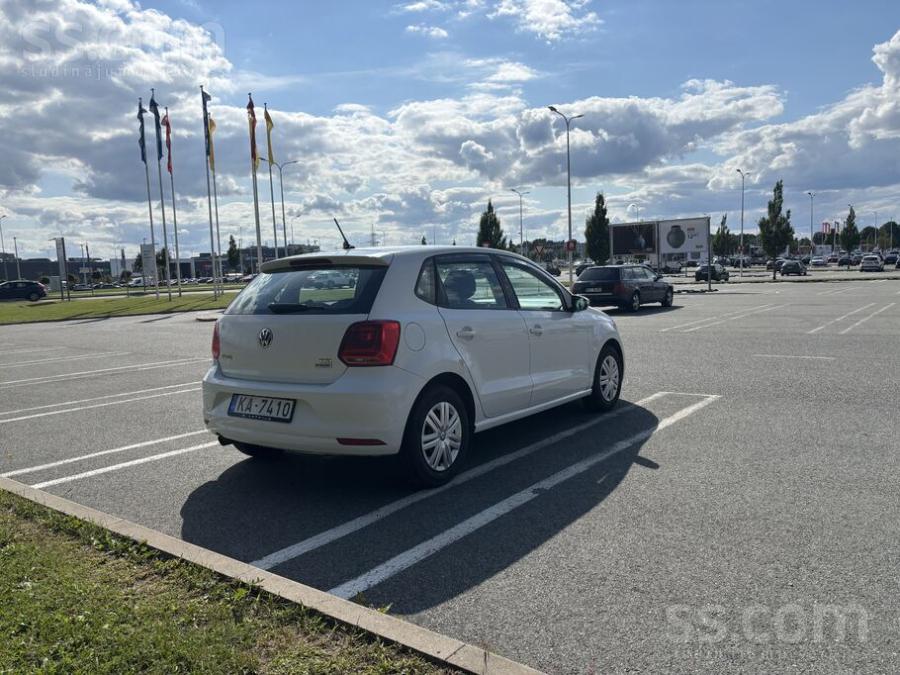 Белый Фольксваген Поло 2015 в Рига, объемом двигателя 1.20 л и пробегом 158 тыс. км за 4100 €, фото 5 на AUTOMOTO.COM.LV