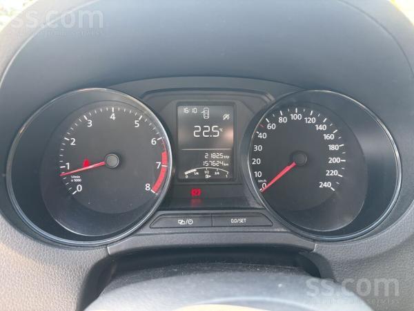 Белый Фольксваген Поло 2015 в Рига, объемом двигателя 1.20 л и пробегом 158 тыс. км за 4100 €, фото 7 на AUTOMOTO.COM.LV