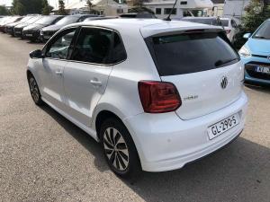 White Volkswagen Polo 2015 in Klaipeda, with an engine capacity of 1.40 L and mileage of 177 thousand km for 4950 €, photo 6 on AUTOMOTO.COM.LV