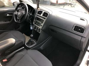 White Volkswagen Polo 2015 in Klaipeda, with an engine capacity of 1.40 L and mileage of 177 thousand km for 4950 €, photo 9 on AUTOMOTO.COM.LV
