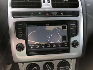 White Volkswagen Polo 2015 in Klaipeda, with an engine capacity of 1.40 L and mileage of 177 thousand km for 4950 €, photo 15 on AUTOMOTO.COM.LV