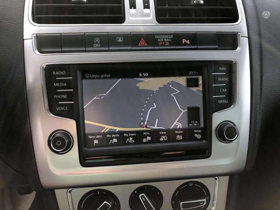 White Volkswagen Polo 2015 in Klaipeda, with an engine capacity of 1.40 L and mileage of 177 thousand km for 4950 €, photo 15 on AUTOMOTO.COM.LV