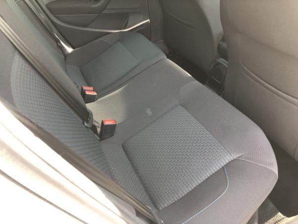 White Volkswagen Polo 2015 in Klaipeda, with an engine capacity of 1.40 L and mileage of 177 thousand km for 4950 €, photo 10 on AUTOMOTO.COM.LV