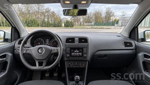 White Volkswagen Polo 2015 in Rezekne, with an engine capacity of 1.40 L and mileage of 223 thousand km for 5000 €, photo 6 on AUTOMOTO.COM.LV