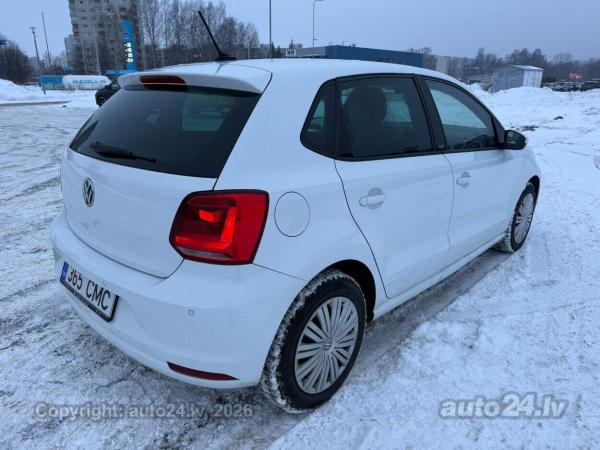 White Volkswagen Polo 2016 in Tallinn, with an engine capacity of 1.40 L and mileage of 135 thousand km for 6990 €, photo 3 on AUTOMOTO.COM.LV