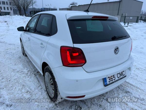 White Volkswagen Polo 2016 in Tallinn, with an engine capacity of 1.40 L and mileage of 135 thousand km for 6990 €, photo 4 on AUTOMOTO.COM.LV