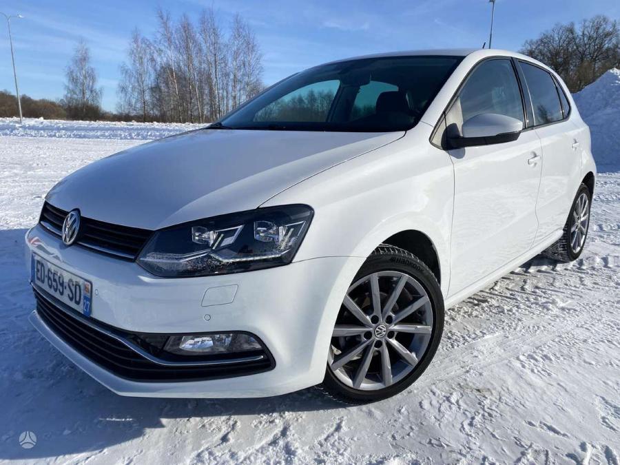White Volkswagen Polo 2016 in Taurage, with an engine capacity of 1.42 L and mileage of 207 thousand km for 6300 €, photo 1 on AUTOMOTO.COM.LV