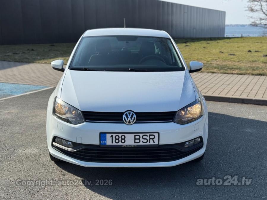 White Volkswagen Polo 2016 in Tallinn, with an engine capacity of 1.20 L and mileage of 104 thousand km for 5490 €, photo 2 on AUTOMOTO.COM.LV