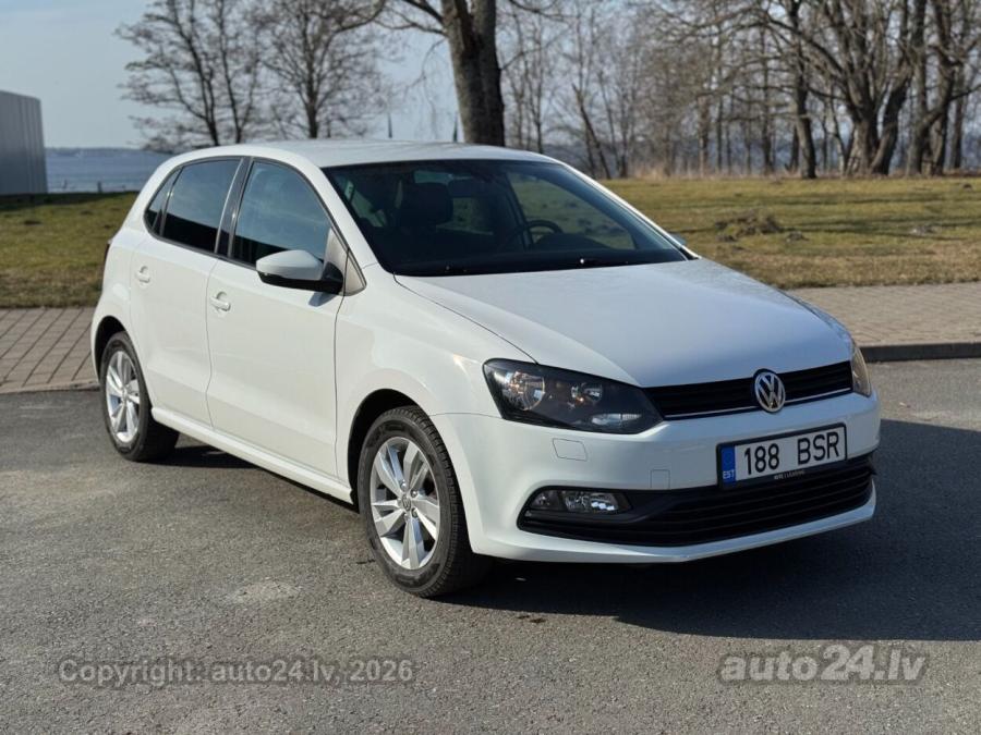 White Volkswagen Polo 2016 in Tallinn, with an engine capacity of 1.20 L and mileage of 104 thousand km for 5490 €, photo 6 on AUTOMOTO.COM.LV