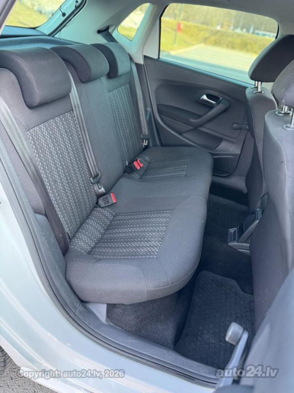 Balts Volkswagen Polo 2016 Tallina, ar dzinēja tilpumu 1.20 L un nobraukumu 104 tūkst. km par 5490 €, foto 11 vietnē AUTOMOTO.COM.LV